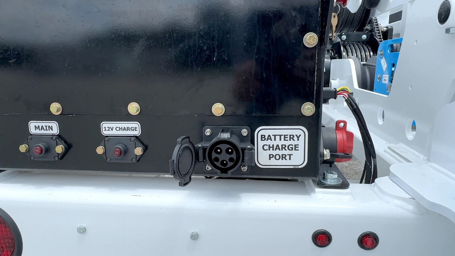 ECO-8000 Electric Puller - Brooks Brothers Trailers